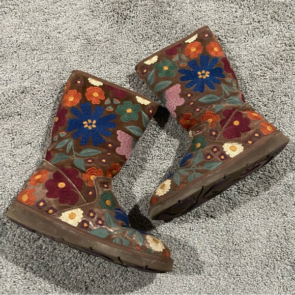 UGG | Shoes | Ugg Wahine Floral Embroidered Suede Leather Sheep Skin ...